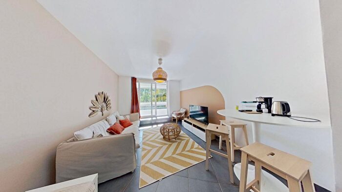 Appartement à louer - La Duchère, Lyon ème arrondissement - 4 pièces - 3 chambres