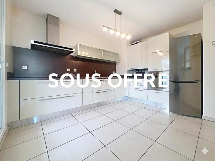 Appartement à vendre - Eybens - 4 pièces - 3 chambres