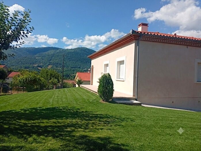 Saint-Pierre-de-Rivière : Maison 8 pièces à vendre