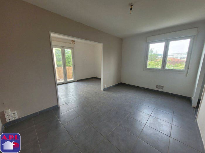 Centre Ancien, Pamiers : Appartement 2 pièces à louer