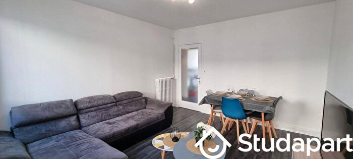 Appartement à louer - Charras, Clermont-Ferrand - 1 pièce - 3 chambres