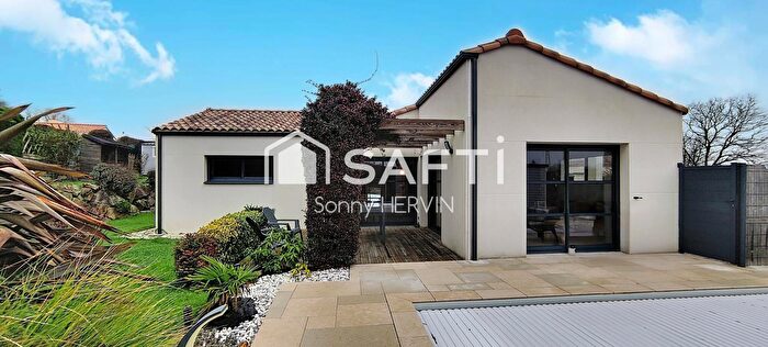Maison à vendre - La Roche-sur-Yon, Le Bourg sous la Roche - 5 pièces - 3 chambres