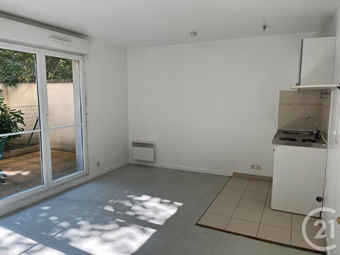 Appartement à vendre - Combs-la-Ville, République - 1 pièce