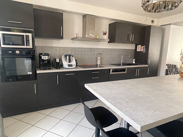 Maison à louer - Vernéville - 6 pièces - 3 chambres