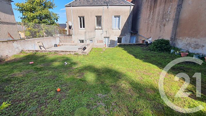 Maison à vendre - Ouroux-en-Morvan - 6 pièces - 5 chambres