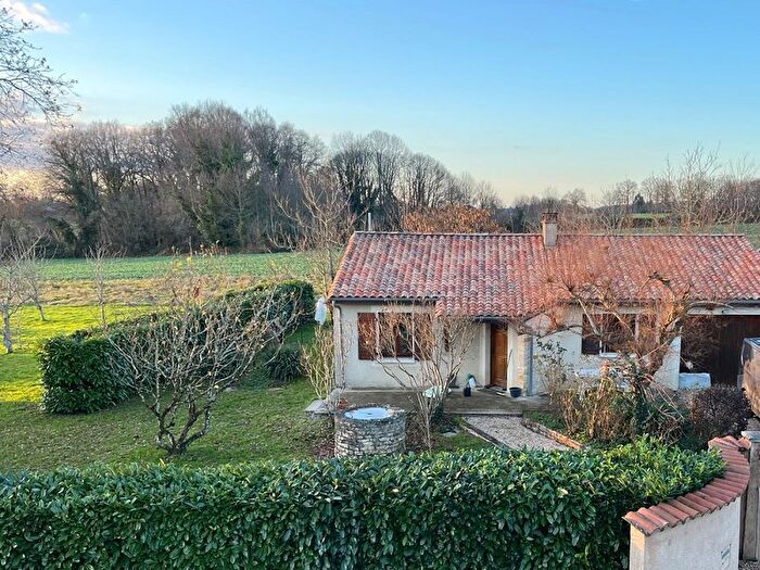 Saint-Priest-les-Fougères : Maison 4 pièces à vendre