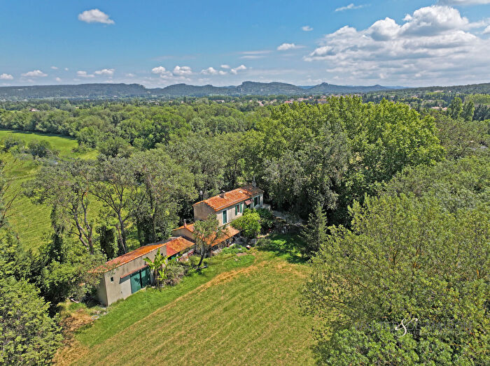 Maison à vendre - Fontvieille - 6 pièces - 4 chambres