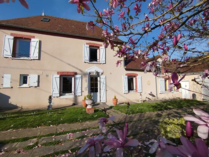 Maison à vendre - Chareil-Cintrat - 7 pièces - 4 chambres