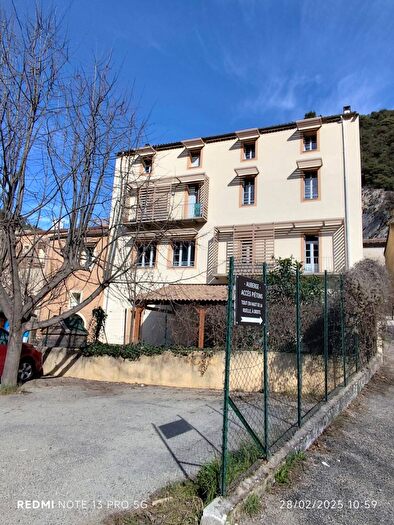 Appartement 3 pièces à louer à Les Pilles
