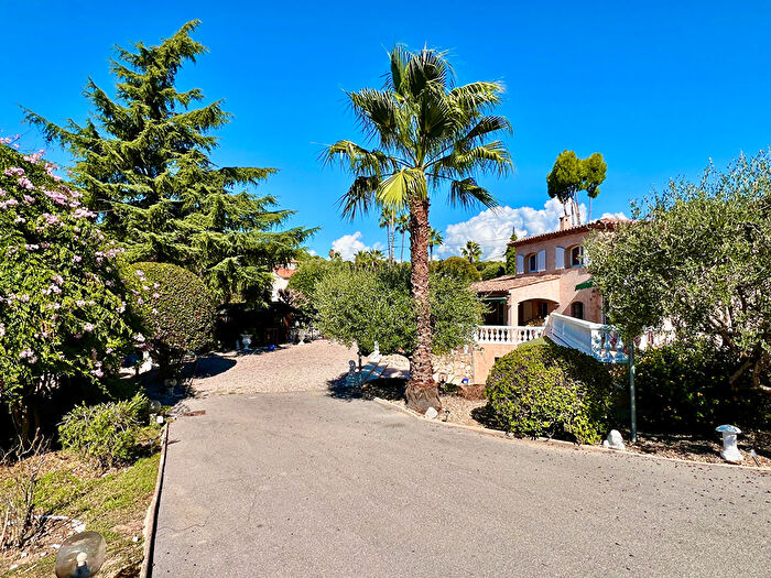 Maison à vendre - Antibes, Rabiac, Carriat, Les Semboules, Les Brusquets - 7 pièces - 5 chambres