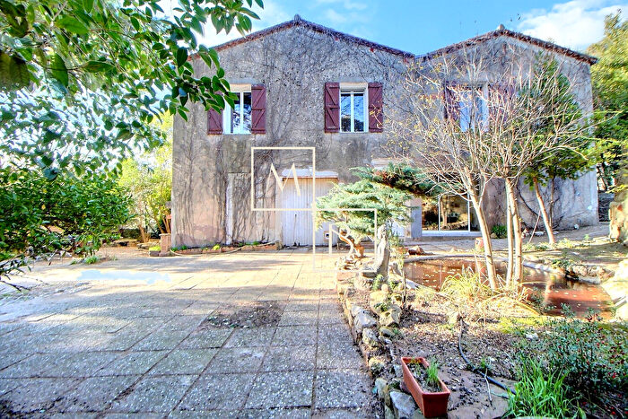 Maison à vendre - Le Pouget - 8 pièces - 5 chambres