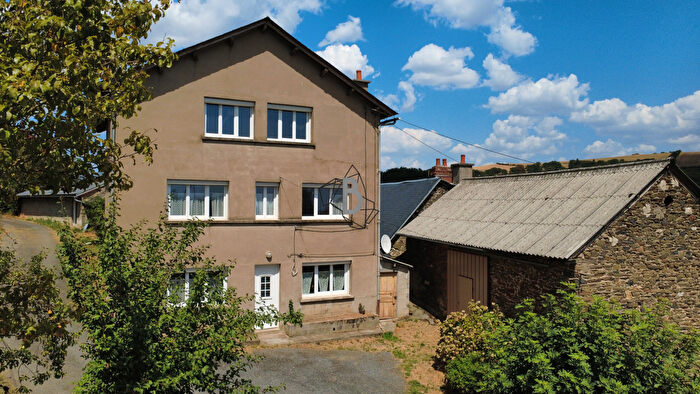 Maison 8 pièces à Alrance, à vendre