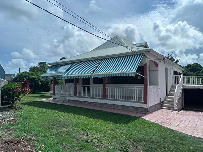 Maison à vendre - Morne-à-lEau - 7 pièces - 4 chambres