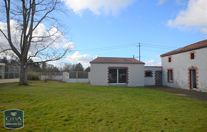 Maison à vendre - Cholet, Leclerc - 7 pièces - 5 chambres