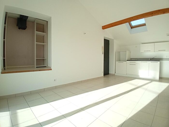 Montbrison, Centre-ville : Appartement 2 pièces à louer
