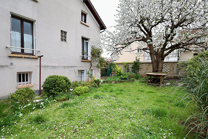 Maison à vendre - Neuilly-Plaisance, Eglise, Gare - 5 pièces - 3 chambres