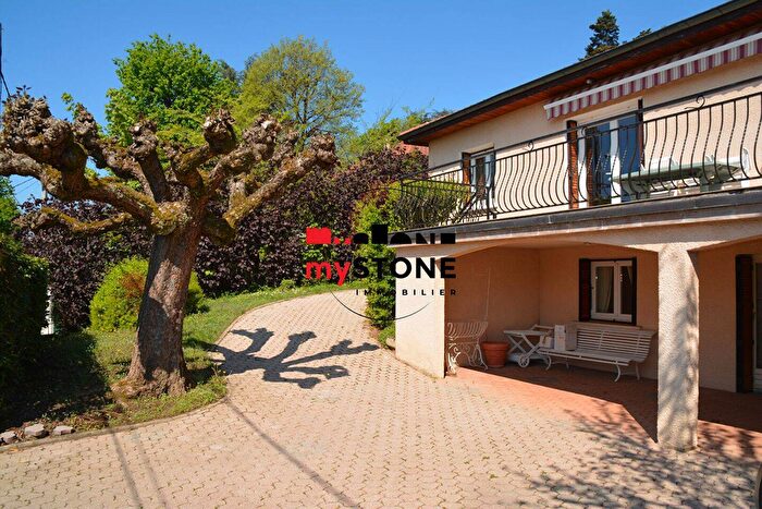 Est, Trévoux : Maison 6 pièces à louer