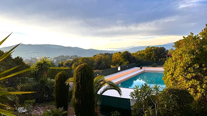 Appartement à vendre - Le Cannet, Aubarède - 3 pièces - 1 chambre