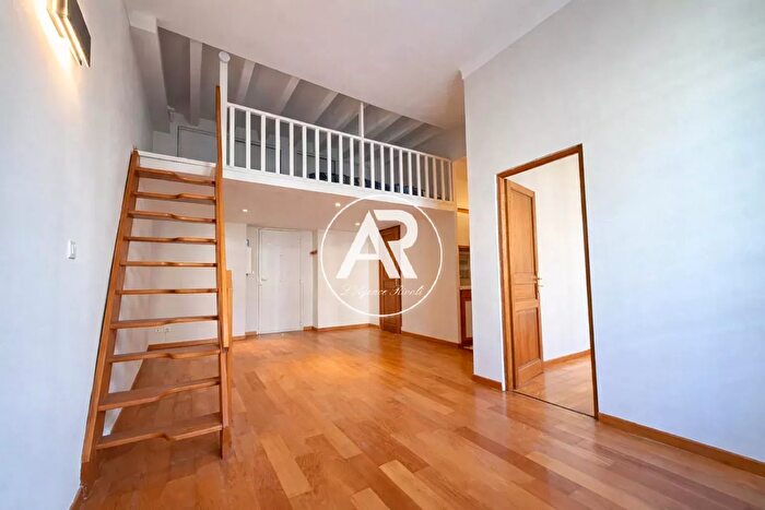 Appartement 2 pièces à Nice, Carré dor, à vendre