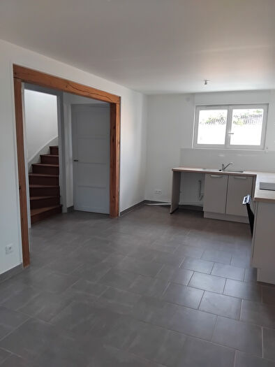 Maison à louer - Nérondes - 4 pièces - 2 chambres