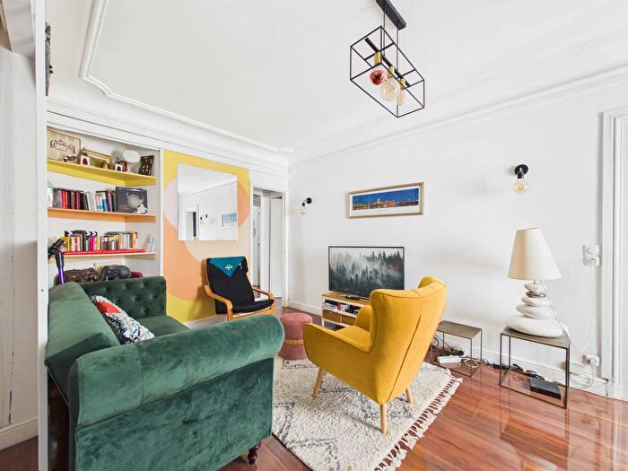 Appartement 3 pièces à Paris 8ème, Mairie, à vendre
