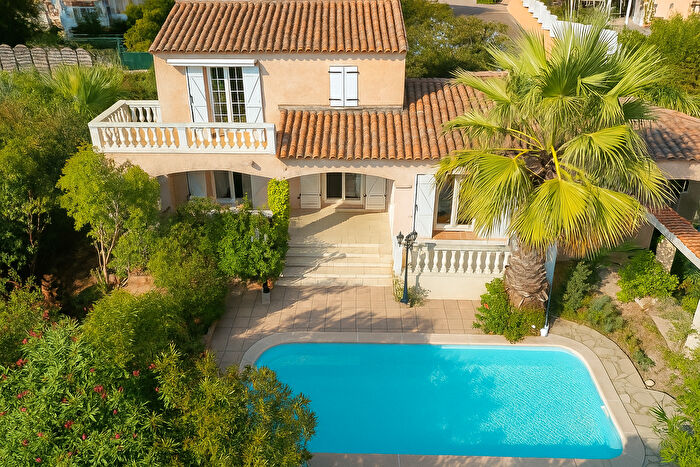 Maison à vendre - Fréjus, La Tour de Mare - 4 pièces - 3 chambres