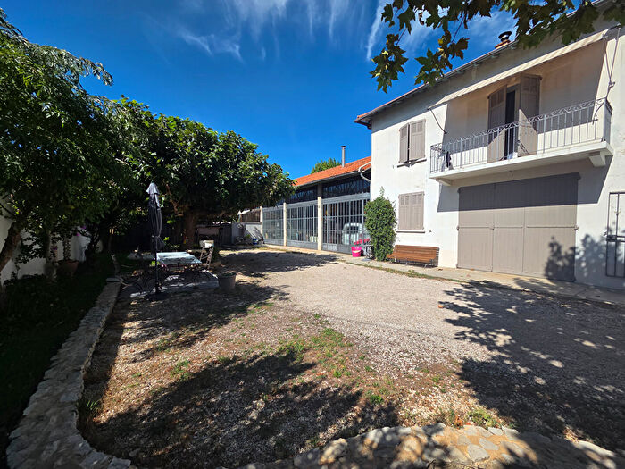 Avignon, Croix des Oiseaux : Maison 7 pièces à vendre
