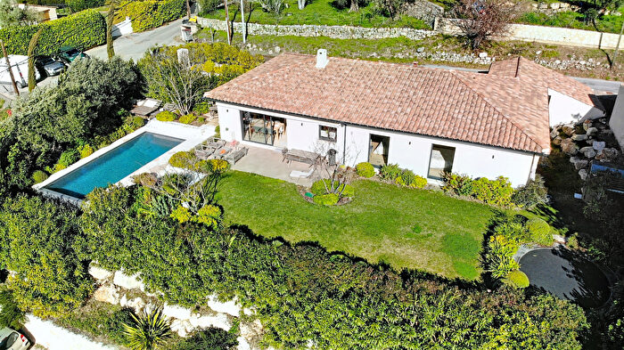 Maison à vendre - Tourrettes-sur-Loup - 5 pièces - 4 chambres