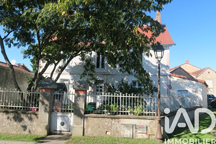 Maison à vendre - Jouhet - 7 pièces - 3 chambres