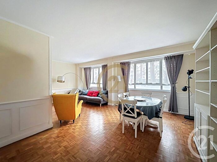 Appartement à louer - Versailles - 5 pièces - 3 chambres