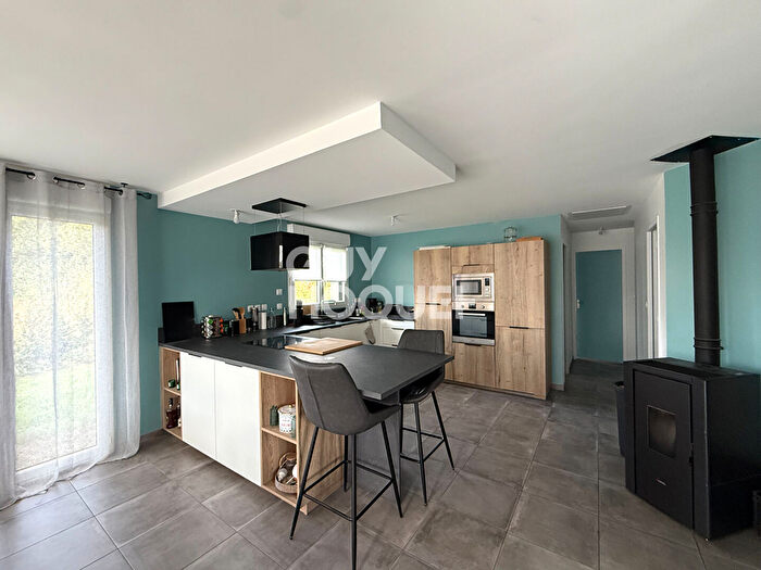 Maison 4 pièces à Isigny-le-Buat, à louer