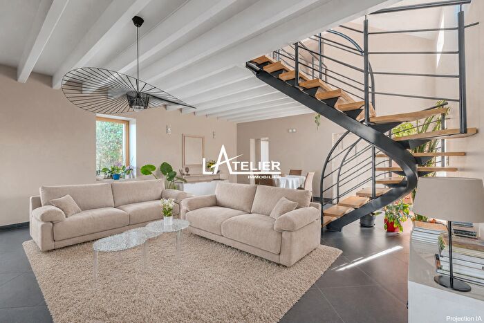 Maison 9 pièces à vendre à Saint-Étienne-de-Montluc