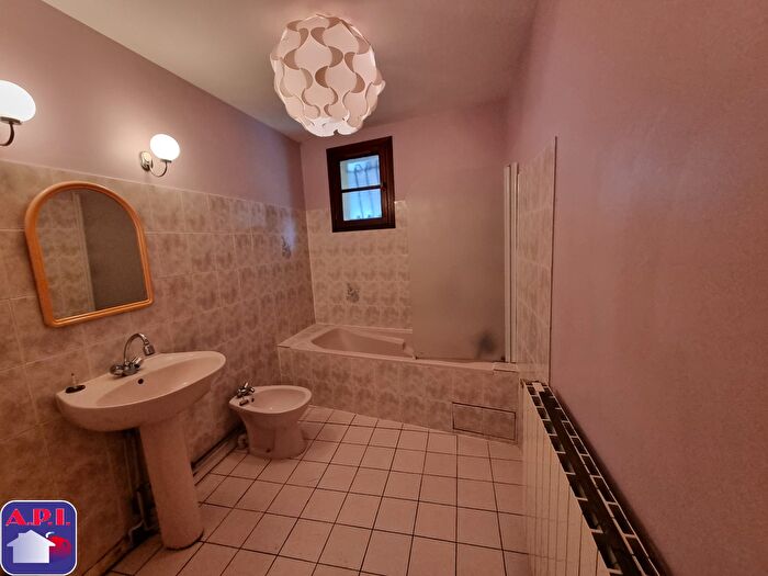 Maisons à vendre et appartements à louer - 3