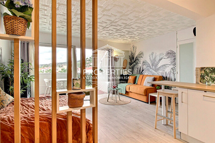 Appartement à vendre - Le Lavandou, Centre-ville, Plage du Lavandou, Pointe Pilon - 1 pièce