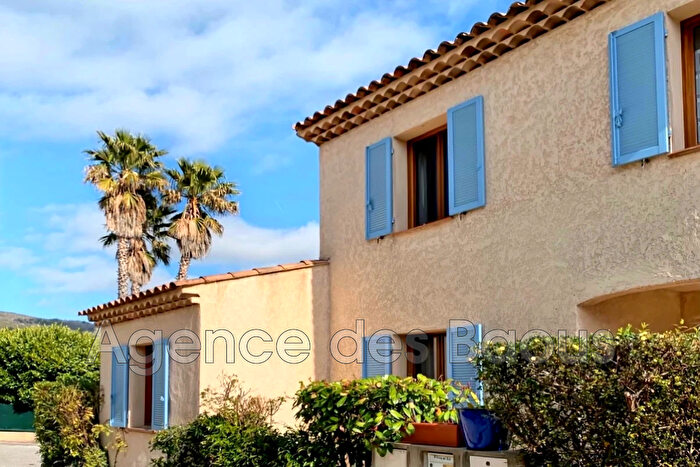 Maison à vendre - Tourrettes-sur-Loup - 5 pièces - 4 chambres