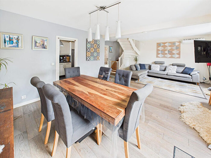 Maison à vendre - Houilles, Les Pierrats - 6 pièces - 4 chambres