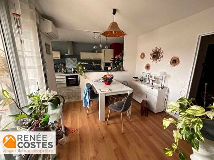 Appartement à vendre - Saint-Priest, Village - 2 pièces - 1 chambre