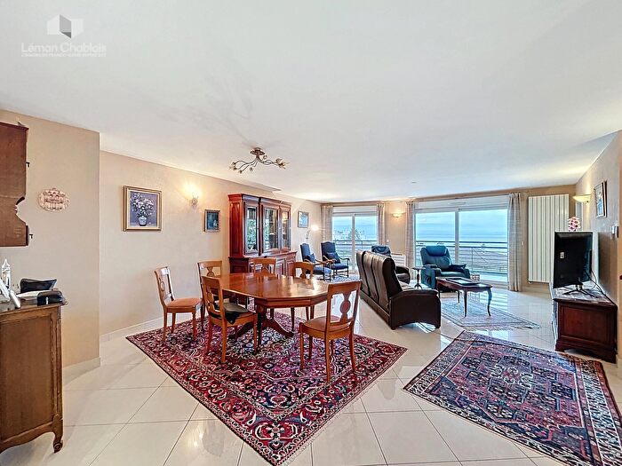 Appartement à vendre - Évian-les-Bains - 4 pièces - 3 chambres