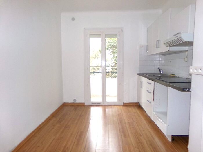 Appartement à louer - Ancien Hôpital, Béziers - 3 pièces - 2 chambres