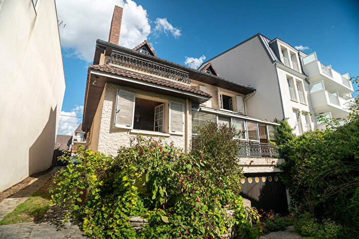 Maison à vendre - Sainte-Geneviève-des-Bois, Liers, Croix Blanche - 8 pièces - 6 chambres