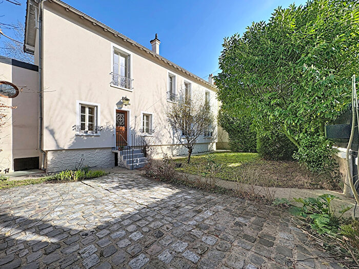 Maison à louer - Créteil, Val de Brie - 6 pièces - 3 chambres