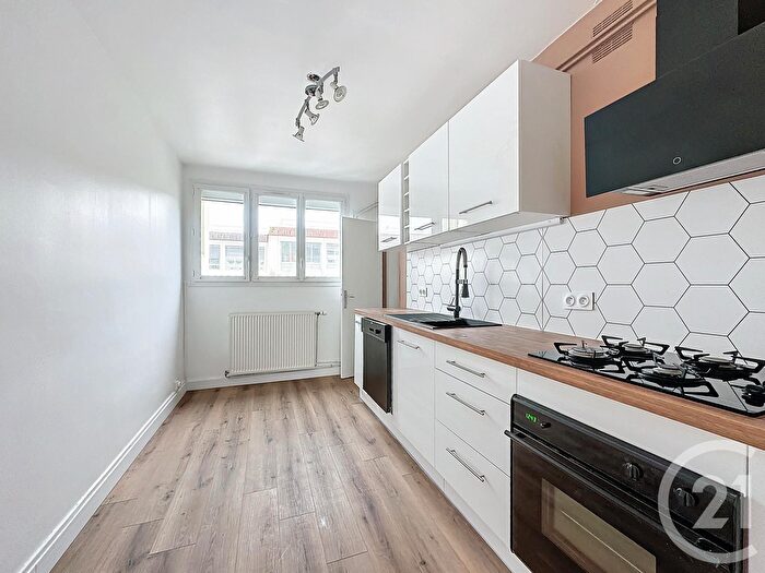 Appartement à louer - Cholet, Lorraine - 4 pièces - 3 chambres