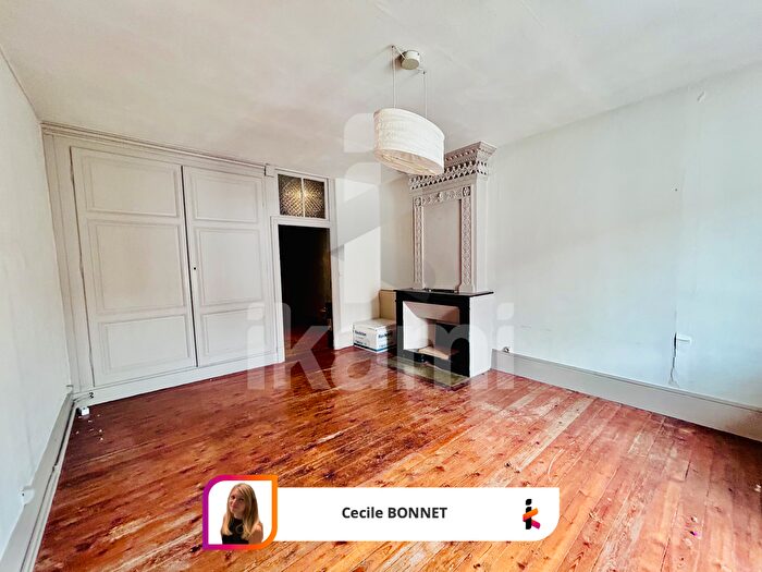 Maison à vendre - Beaurepaire - 8 pièces - 2 chambres