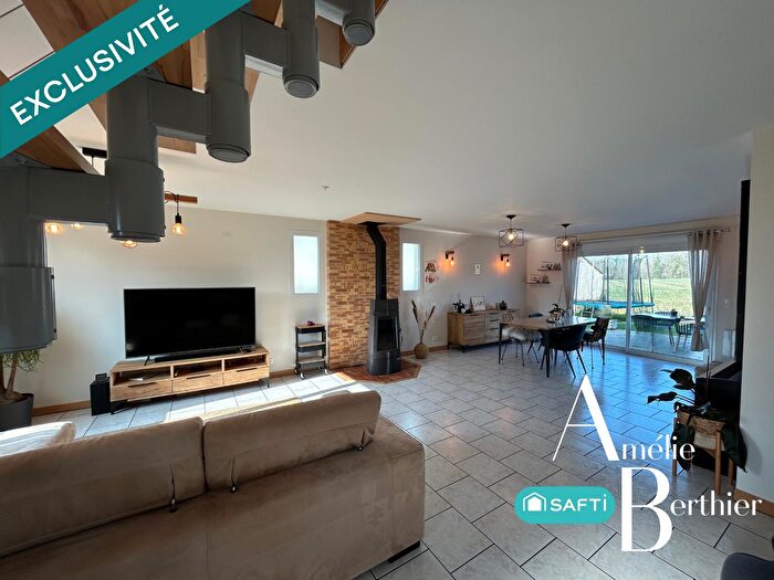 Maison 8 pièces à Montfort-lAmaury, à vendre
