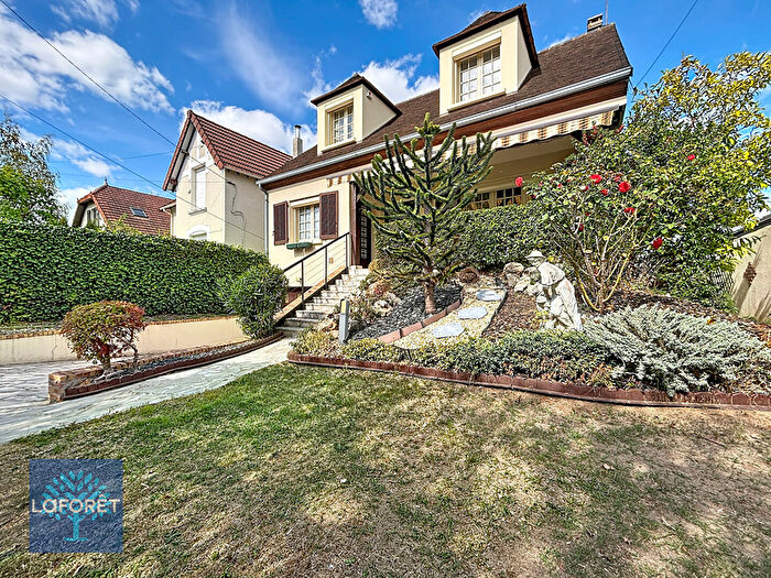Maison 6 pièces à Champs-sur-Marne, Bords de Marne, à vendre
