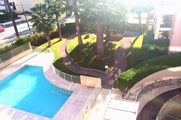 Appartement à louer - Cagnes-sur-Mer - 4 pièces - 3 chambres