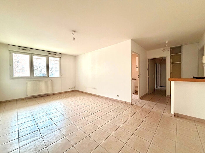 Appartement à vendre - Saint-Étienne, La Terrasse, Bel Air, Bergson, Carnot - 3 pièces - 2 chambres