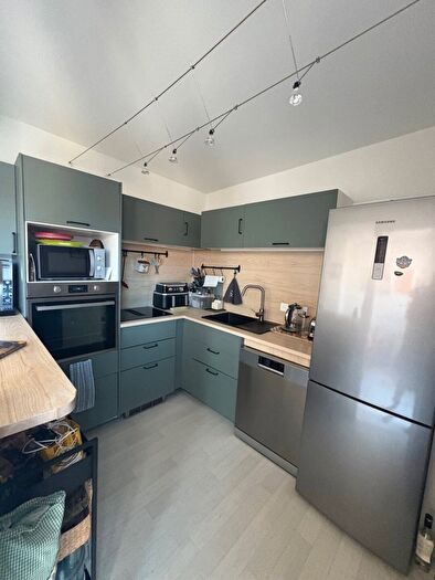 Appartement à louer - Aix-en-Provence - 4 pièces - 3 chambres