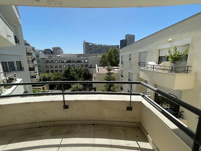 Appartement 3 pièces à vendre à Courbevoie, Hôtel de ville