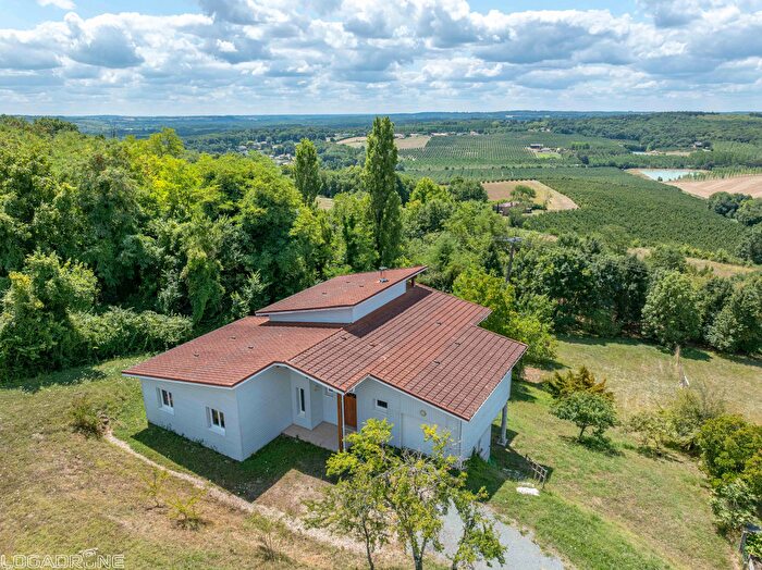 Maison à vendre - Casteljaloux - 4 pièces - 3 chambres